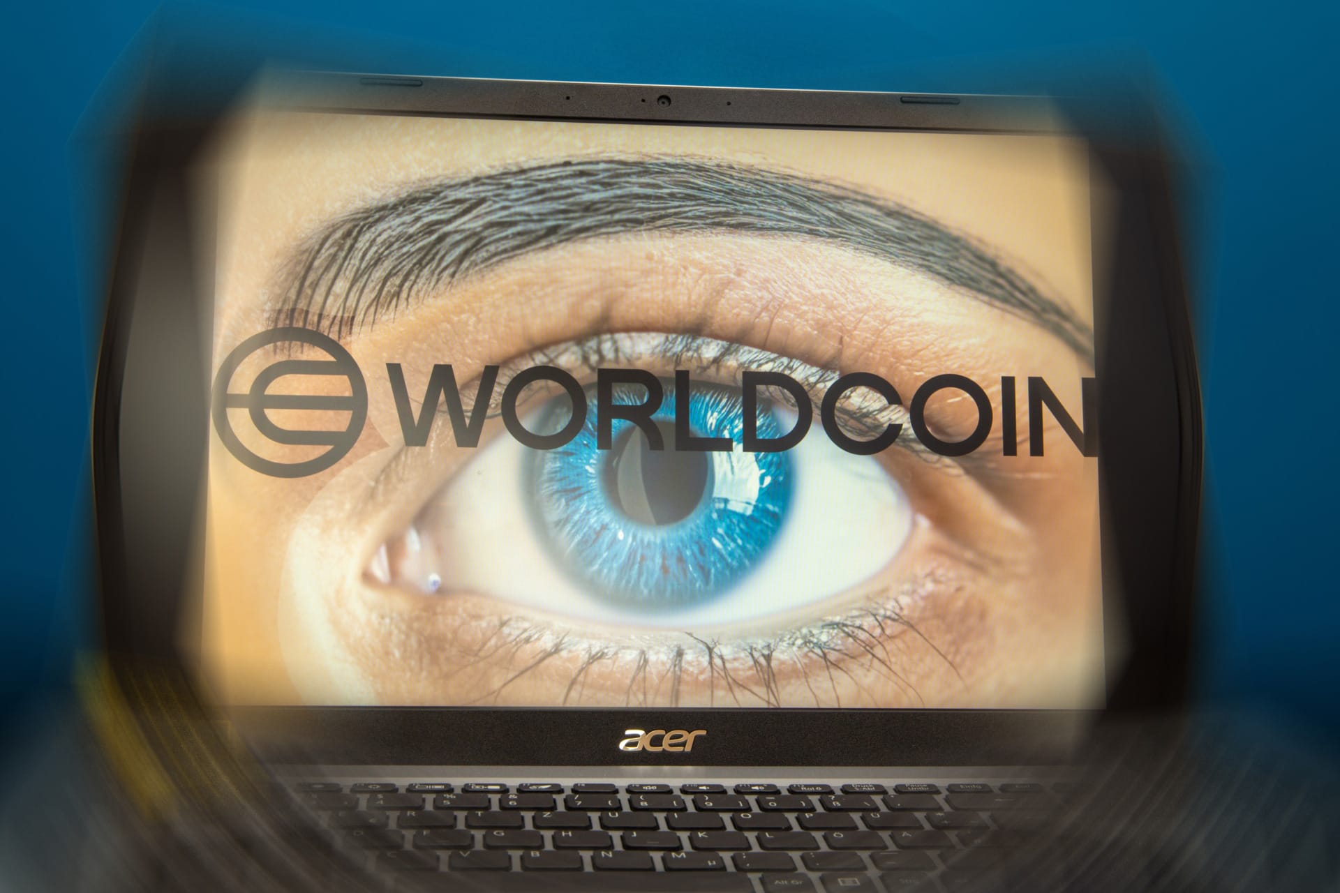 Worldcoin Extends Token Lock-Up, Triggering 42% Price Surge