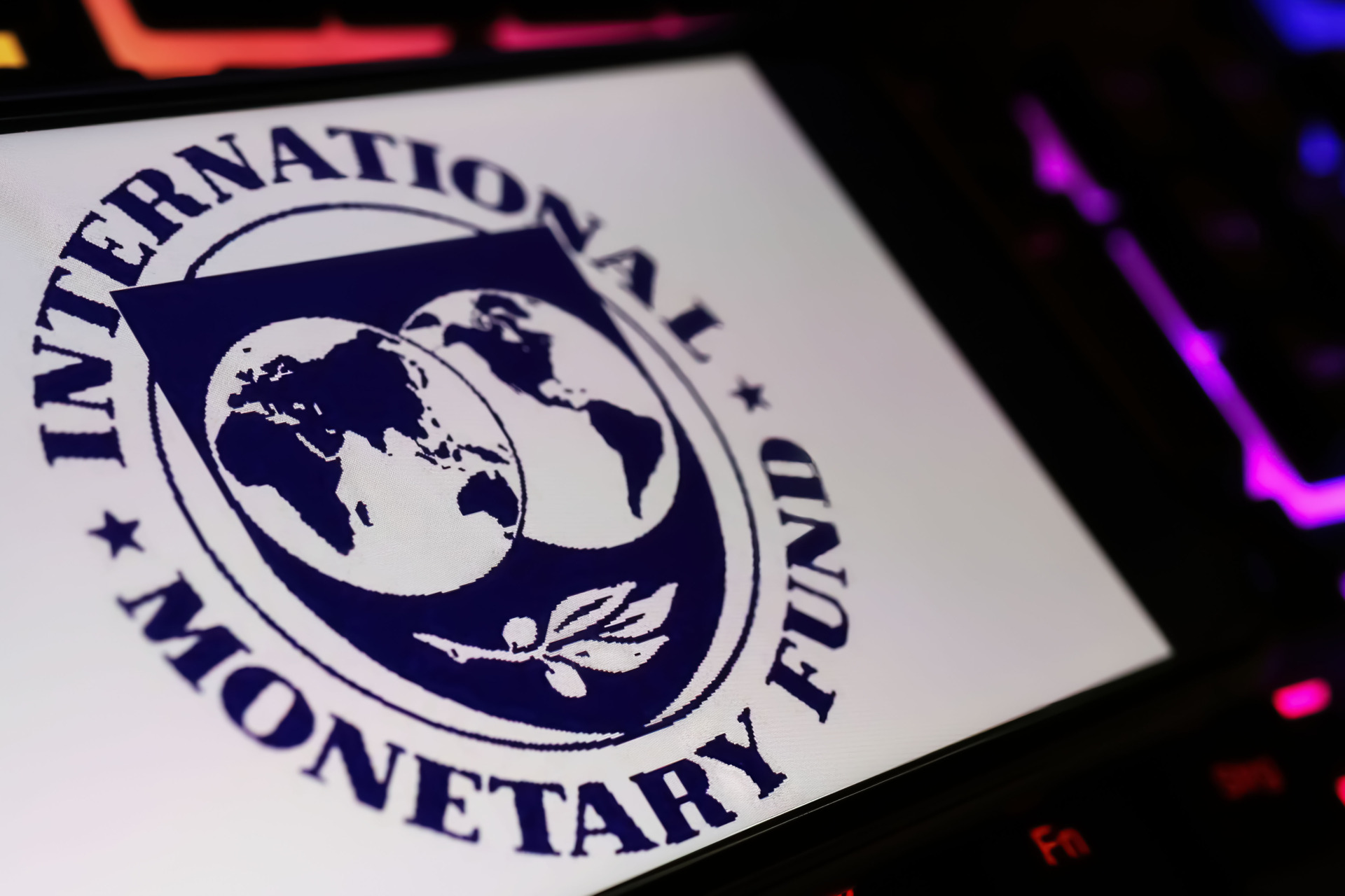 IMF Shifts Crypto Policy Stance, Highlights Progress in El Salvador