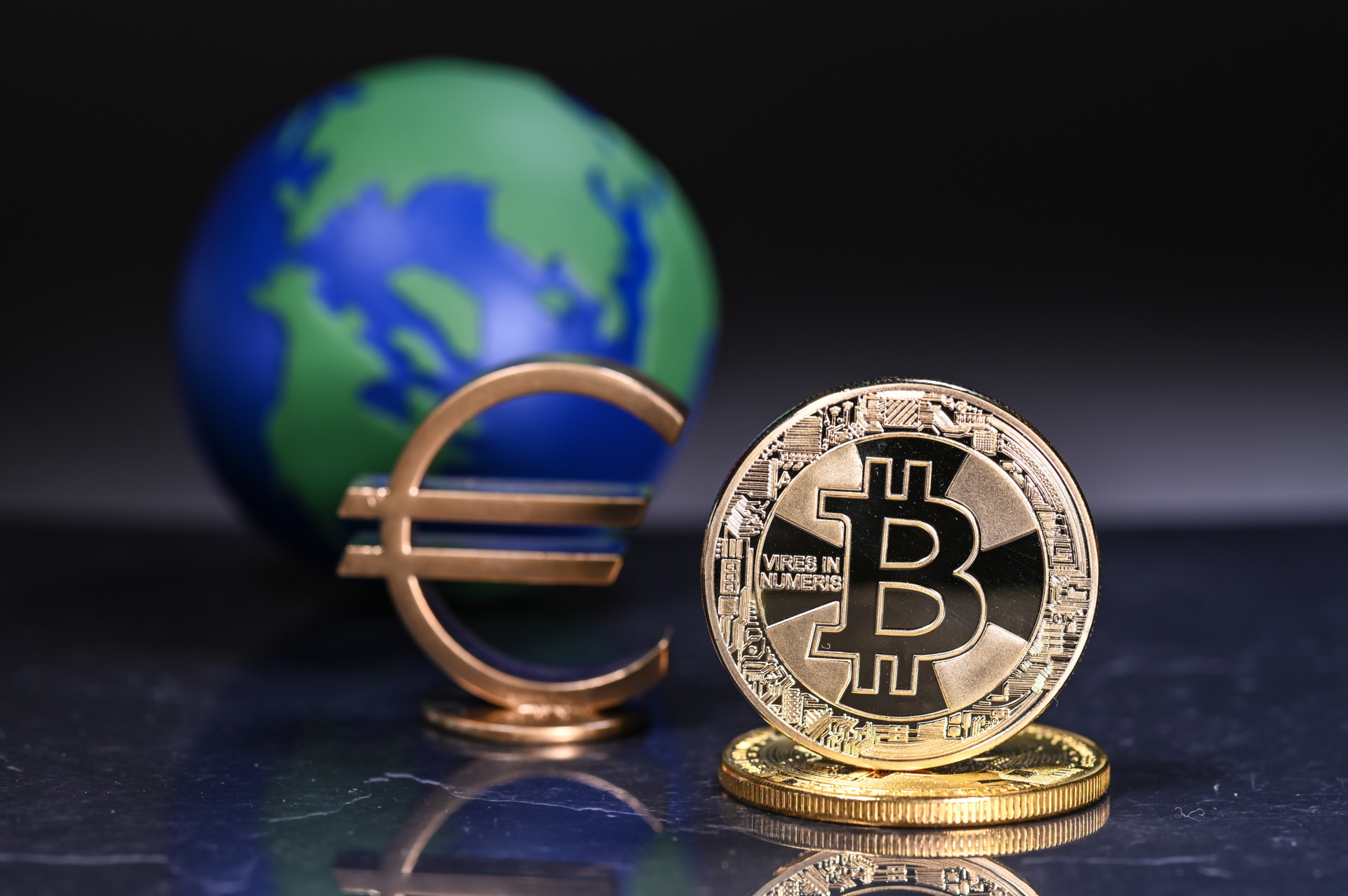 ECB Paper Claims Bitcoin's Price Rise Favours Early Holders, Poses Risk ...
