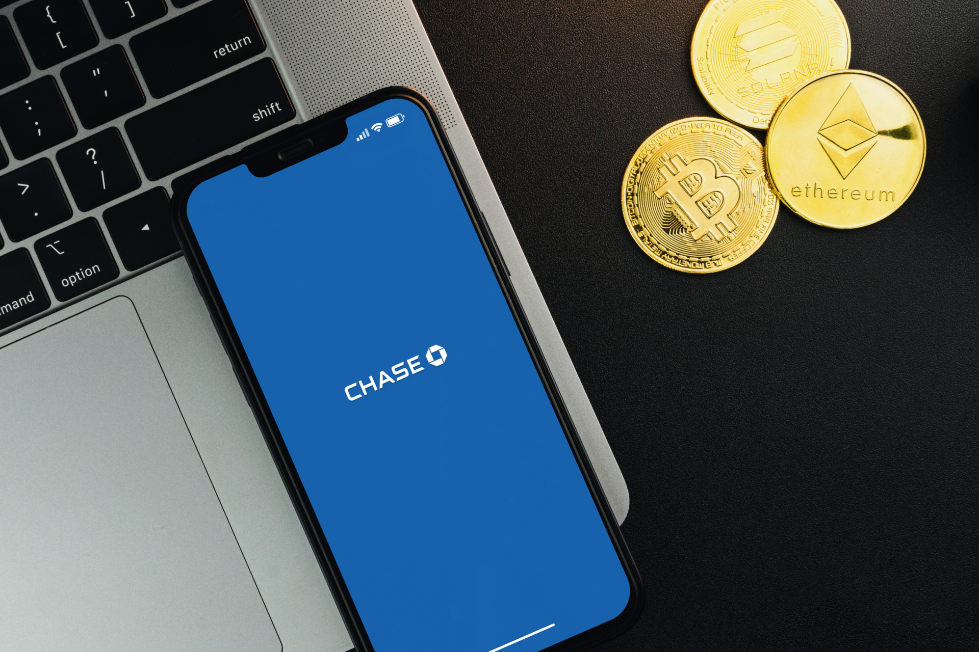 Jamie Dimon Reverses Course: JPMorgan Will Let Clients Buy Bitcoin—Just ...