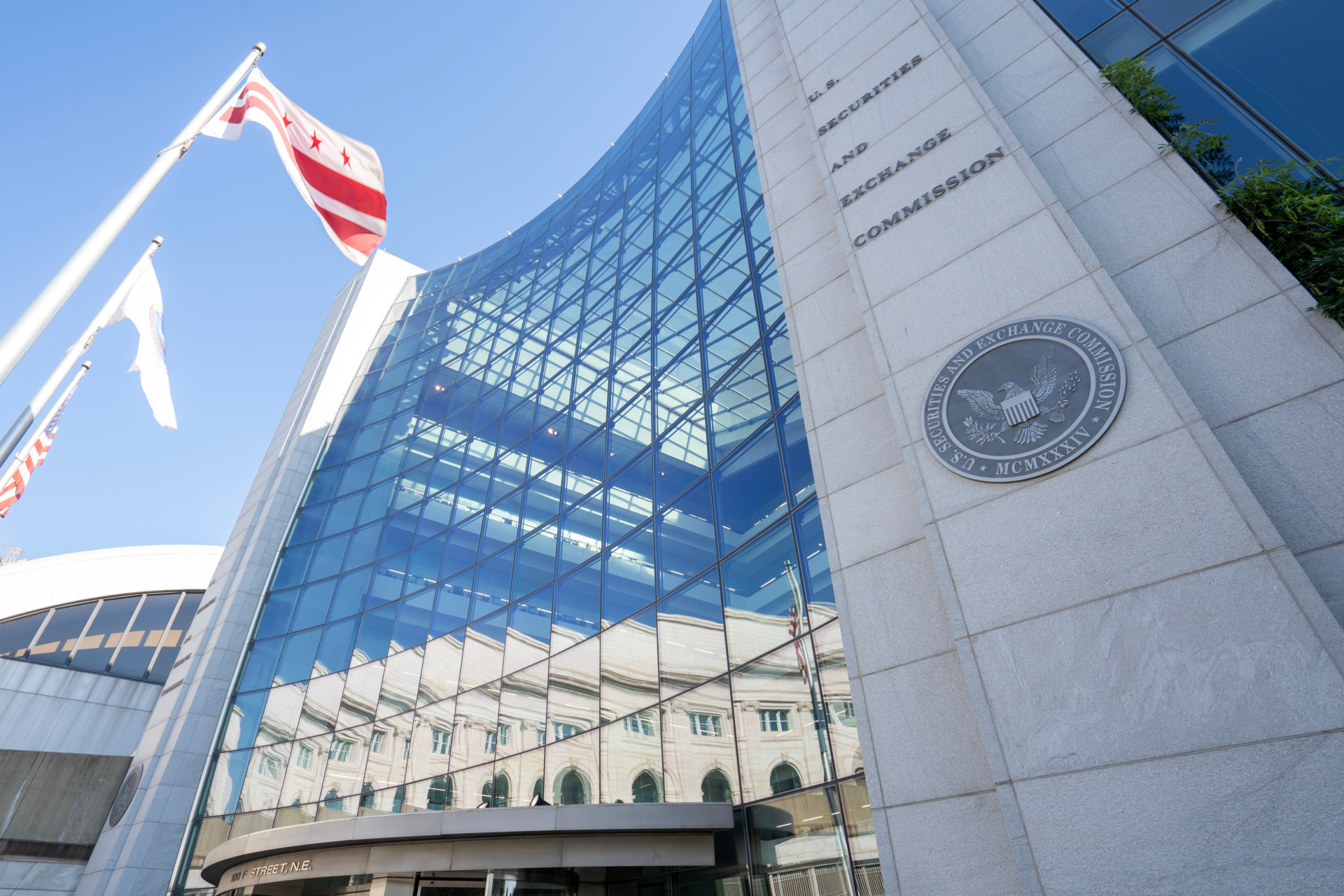SEC Gives Green Light to DePIN Tokens in Rare No-Action Letter